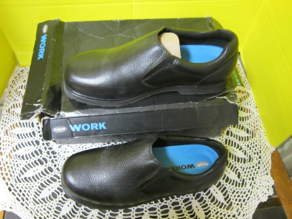 Best Shoes for Restaurant Manager | Workplace Safety Shoes